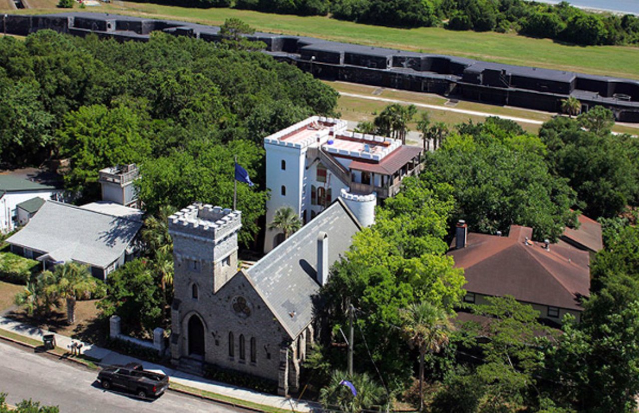 The Mugdock Castle In South Carolina Is A Hogwarts Lookalike – First ...